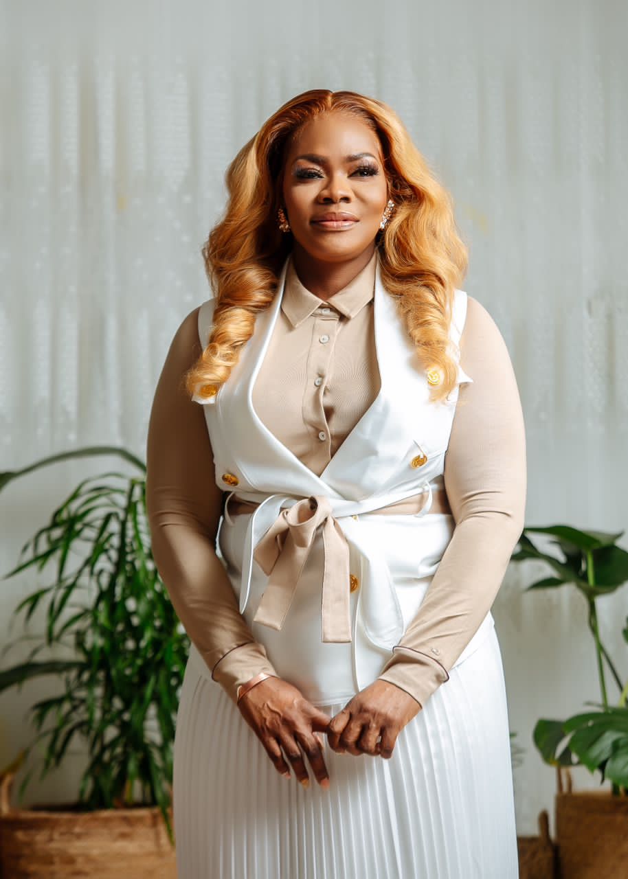 A look at Maame Grace's stunning birthday photos! – GhMusicHype